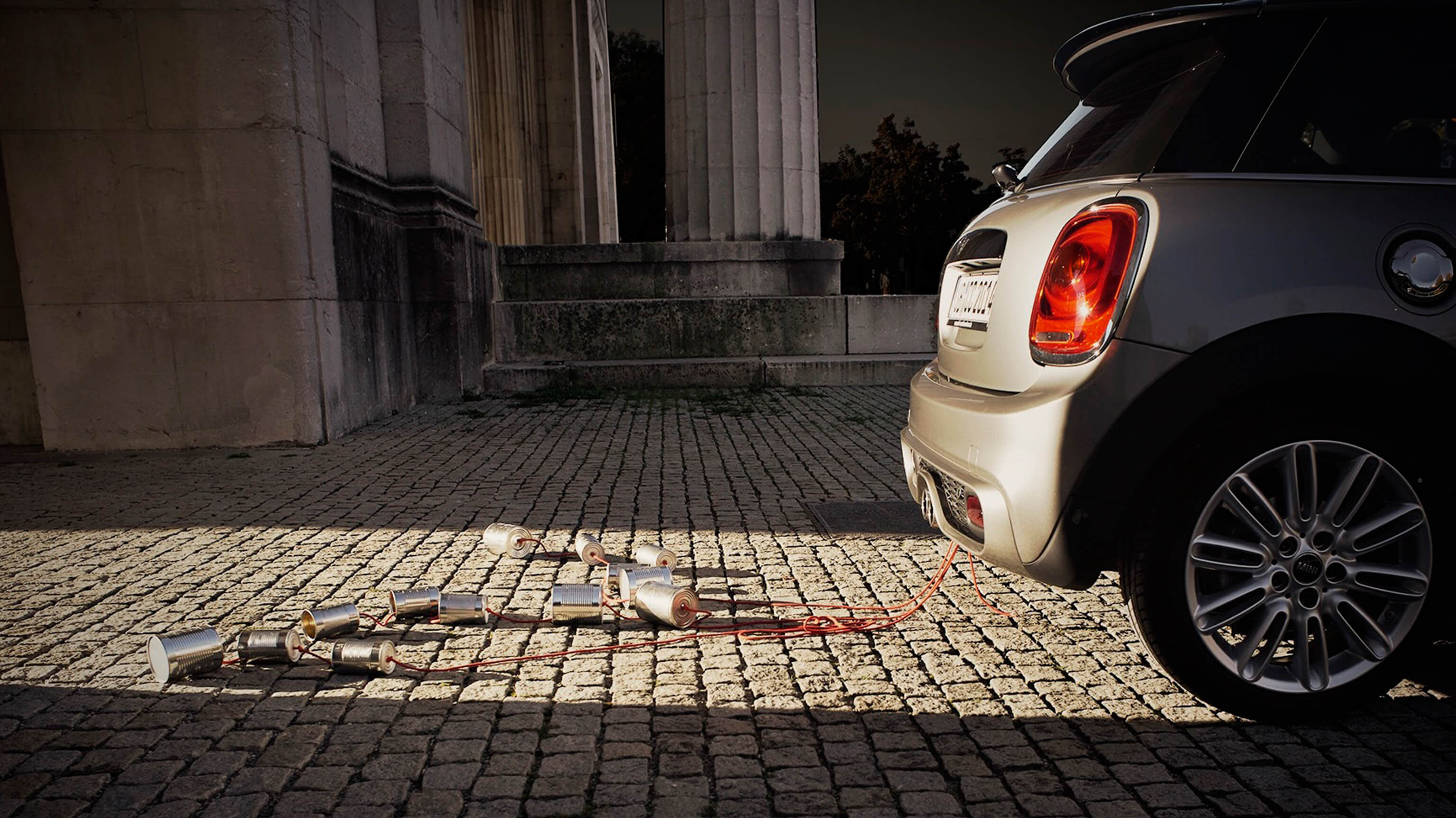MINI Service Solutions – for all the carefree driving that lies ahead.
